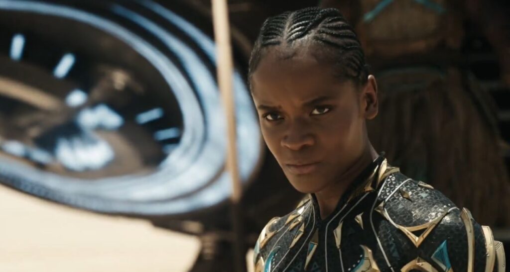 Regardez Black Panther et les Quatre Fantastiques dans "Avengers ...